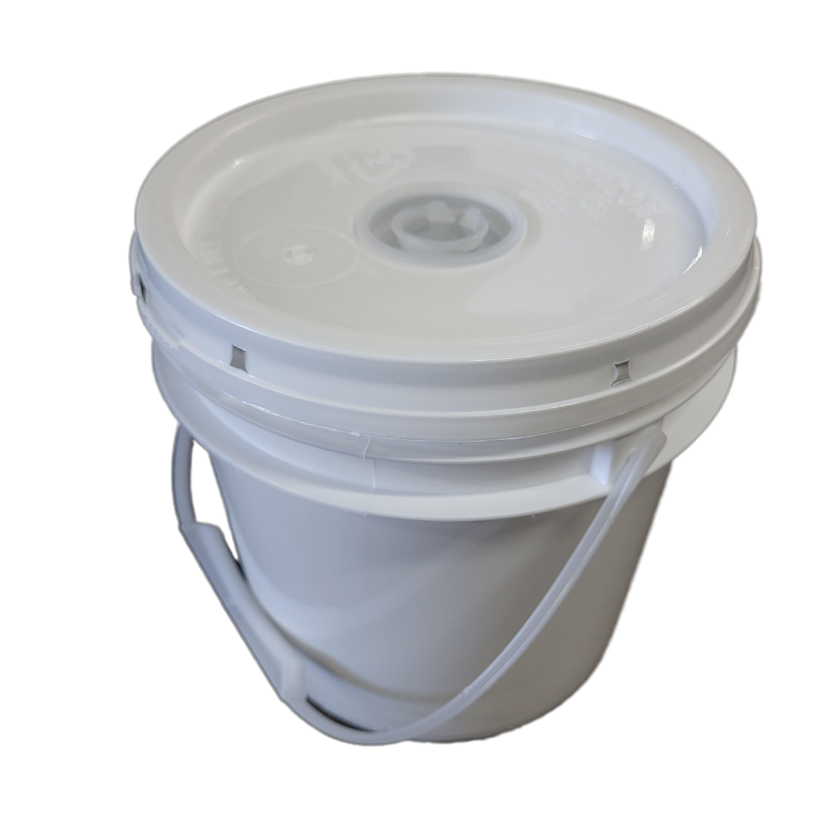 Bucket Feeder With Feeding Plugs – Foxhound Bee Company